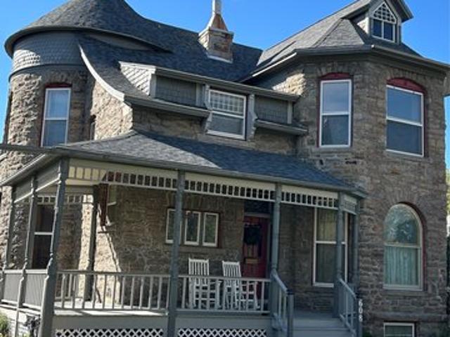 608 N Ewing St, Helena, MT 59601