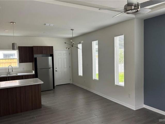 608 N Onyx Avenue 1