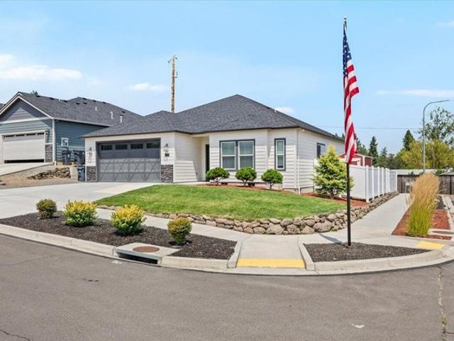 608 Nobility Dr, Medford, OR 97501