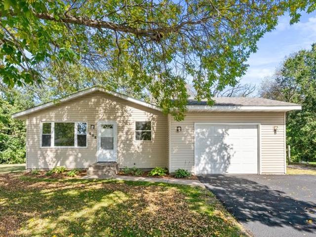 608 S Brookview Ln SW, Isanti, MN 55040