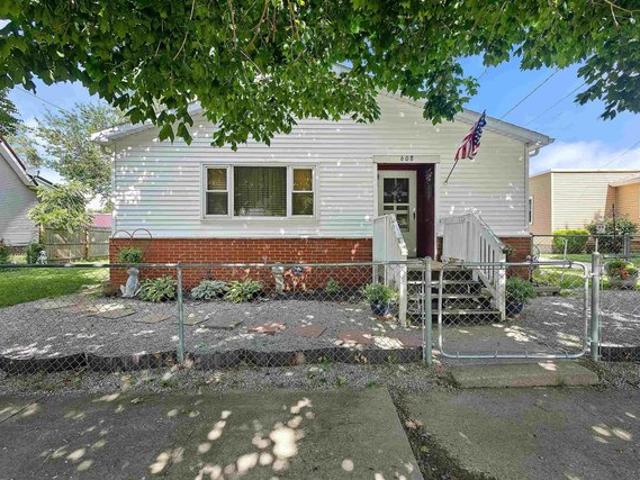 608 S Center St, Flora, IN 46929