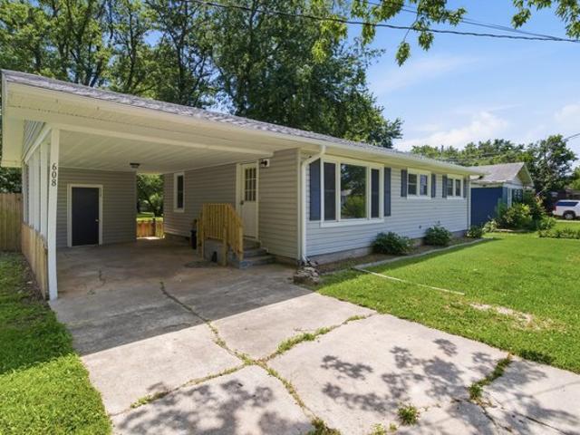 608 S High St, Mountain Grove, MO 65711