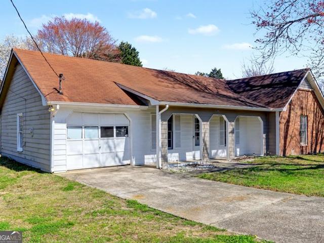 608 S Jeff Davis Dr, Fayetteville, GA 30215