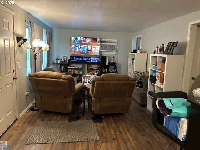 608 SE 7TH ST
