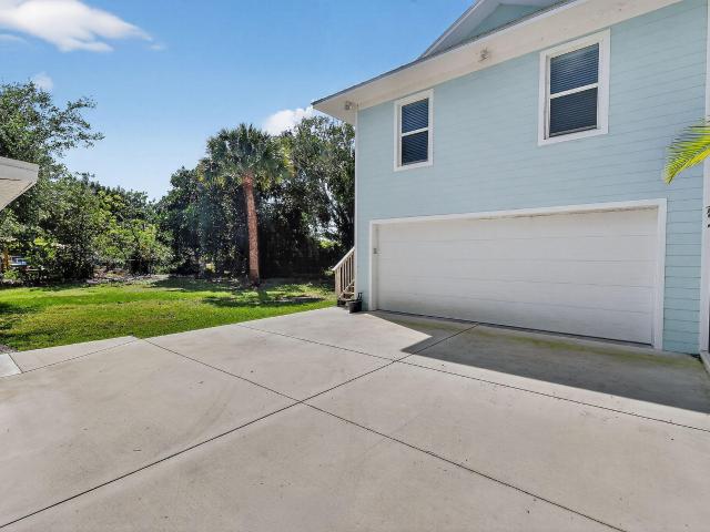 608 SE 5th St, Stuart, FL 34994 | MLS #B26013 | Compass