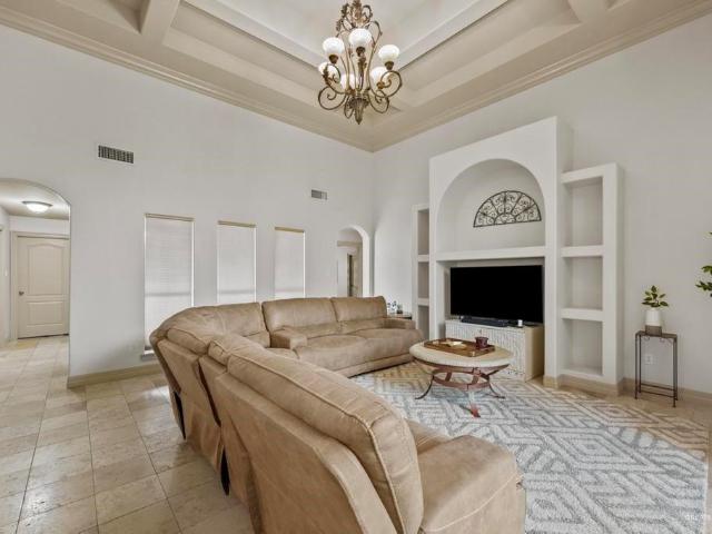608 Short Line Street