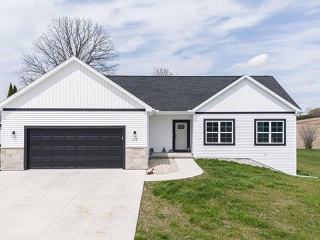 608 Sycamore Pl, Theresa, WI 53091