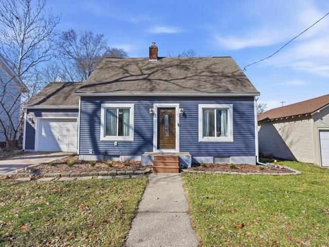 608 Park St, Fenton, MI 48430