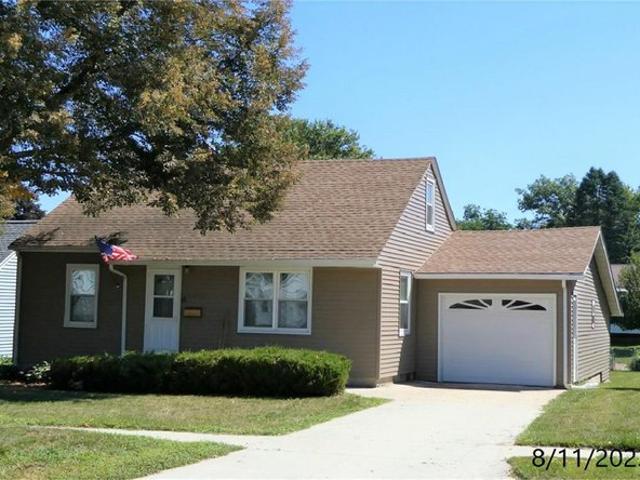 608 Pine St, Reinbeck, IA 50669