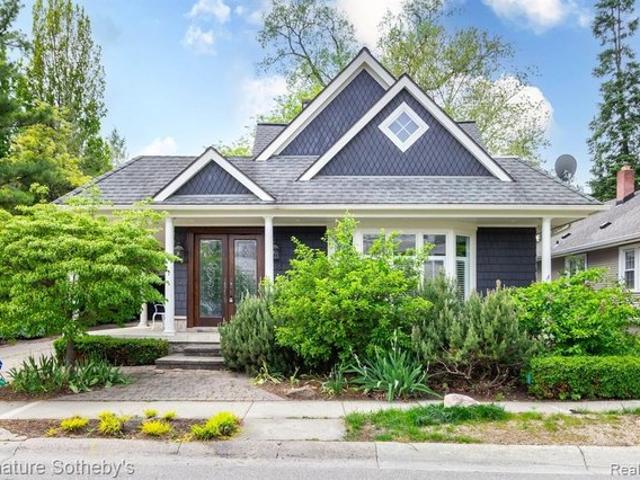 608 Purdy St, Birmingham, MI 48009