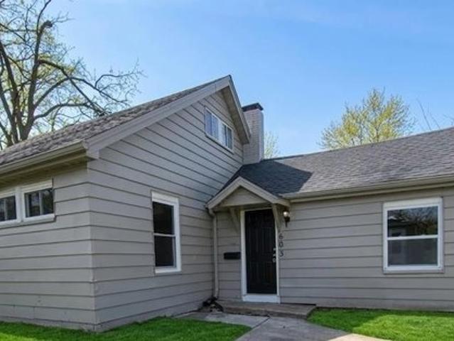 608 W Hanssler Pl, Peoria, IL 61604