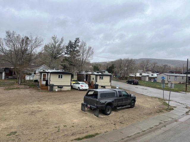 608 W State St, Rawlins, WY 82301
