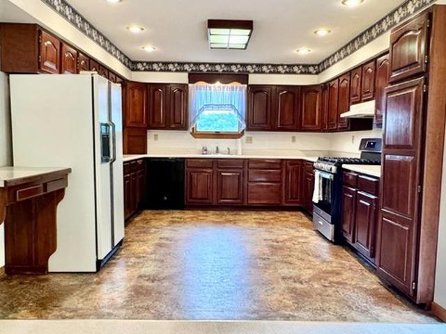 608 Wellington Ln, Cumberland, MD 21502