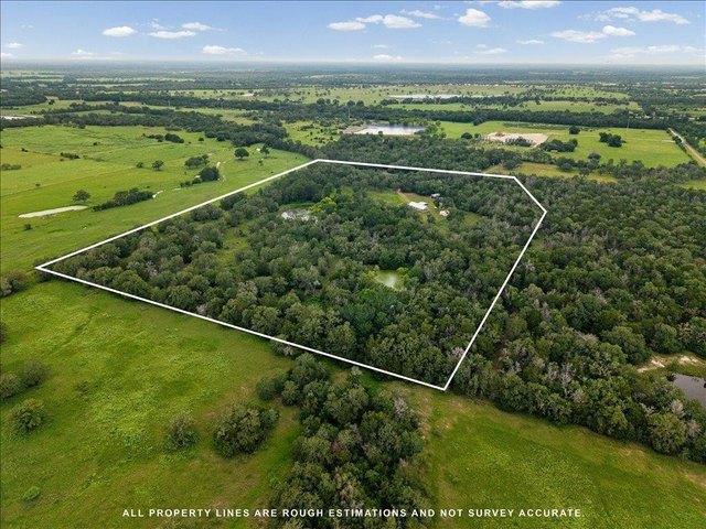 608 Whistleville Rd, Flatonia, TX 78941