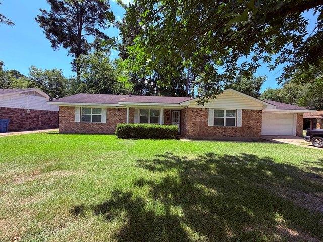 608 Willow Bend Dr, Lufkin, TX 75901
