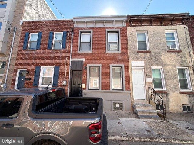 608 Winton St, Philadelphia, PA 19148