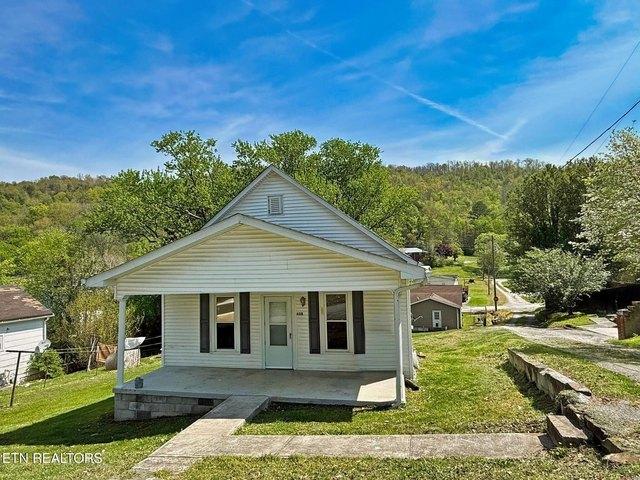 608 Wright St, Jellico, TN 37762