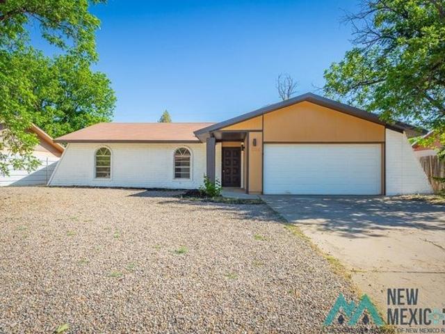 608 Twin Diamond Rd, Roswell, NM 88201