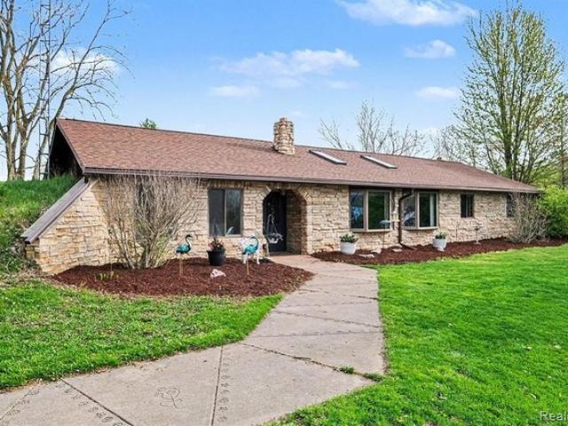 6095 S Sheridan Ave, Gaines, MI 48429