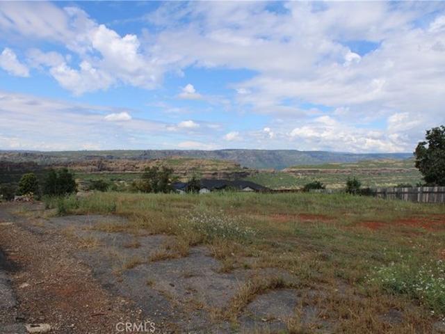 6096 Cliff Dr, Paradise, CA 95969