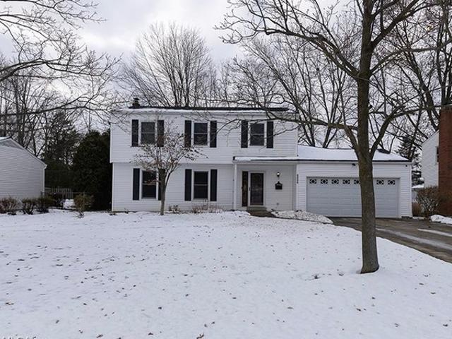 6096 Sherwood Dr, North Olmsted, OH 44070