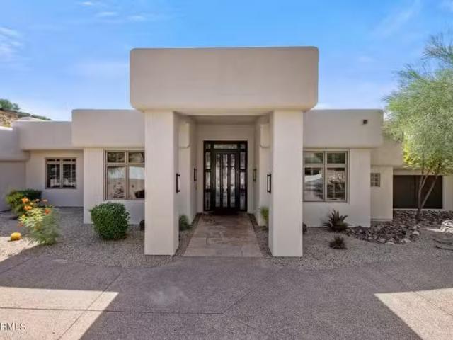 6097 N Paradise View Dr, Paradise Valley, AZ 85253 MLS 6742365