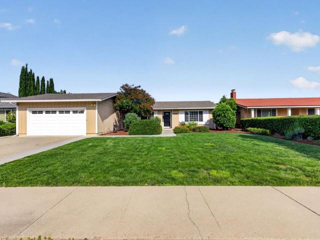 6098 Calle Esperanza