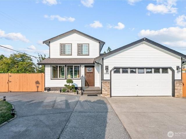6098 Pacific Heights Dr, Ferndale, WA 98248