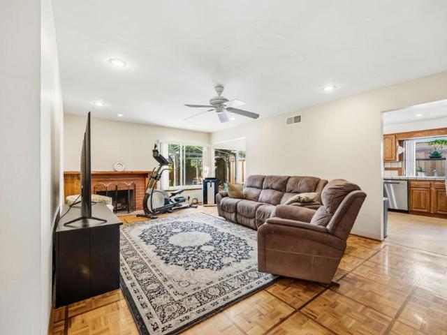 6099 Larchmont Drive