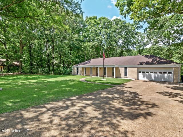 6090 Northwood Drive