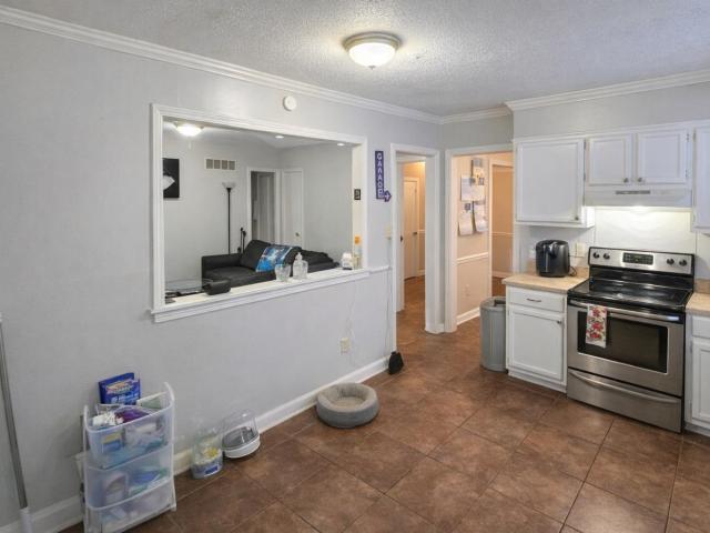 6090 selkirk dr