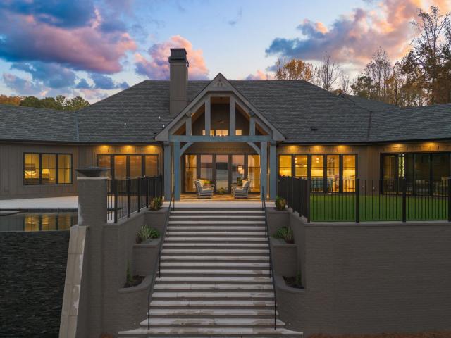6091 GC Crow Road