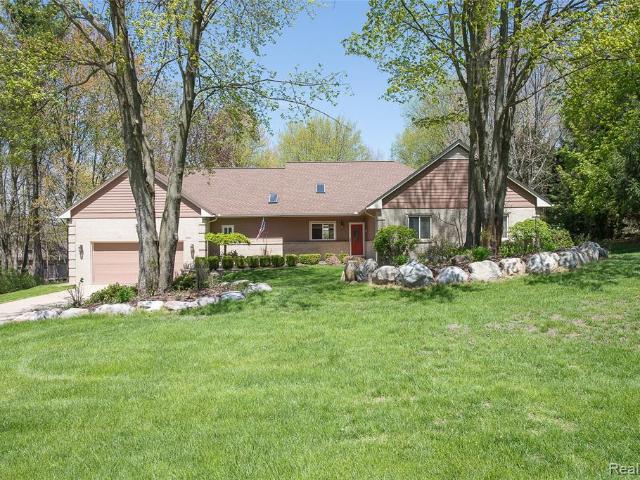 6093 Rosewood Parkway