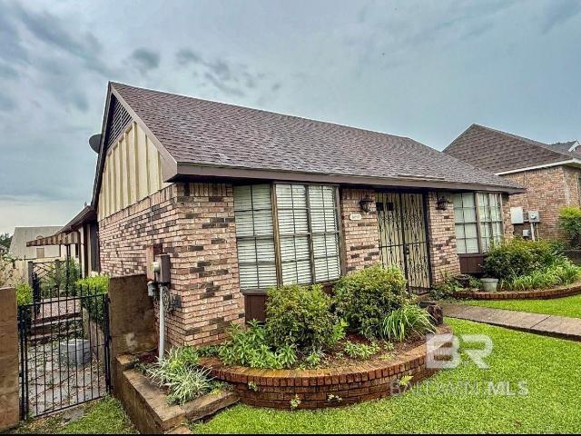 6093 S Highland Circle
