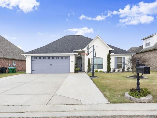 6093 Waterford Ln, Sorrento, LA 70778