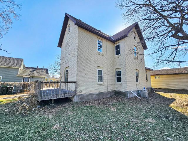 609 3rd Street NE