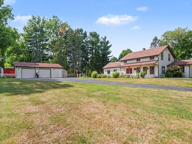 609 1/2 N Broadway St, Union City, MI 49094