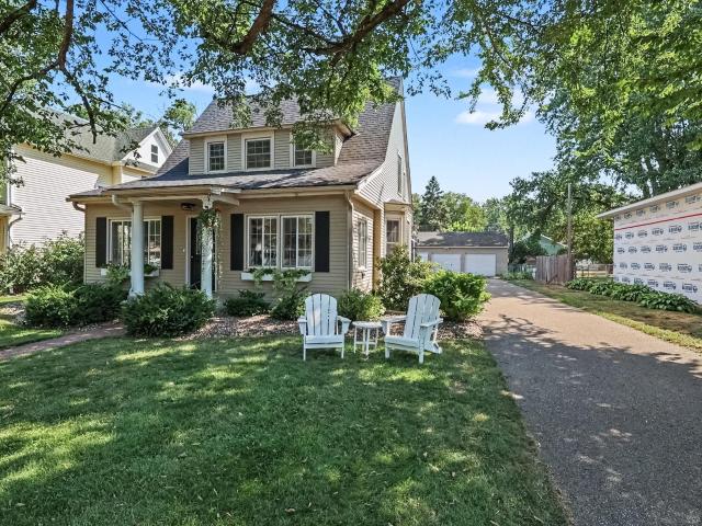 609 13th Street W