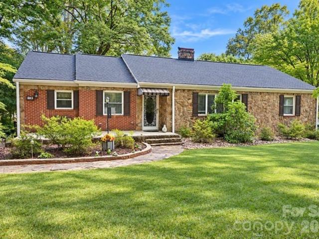 609 1st Ave N, Conover, NC 28613