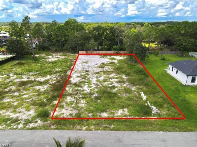 609 Columbus Ave, Lehigh Acres, FL 33972 | MLS #A11991