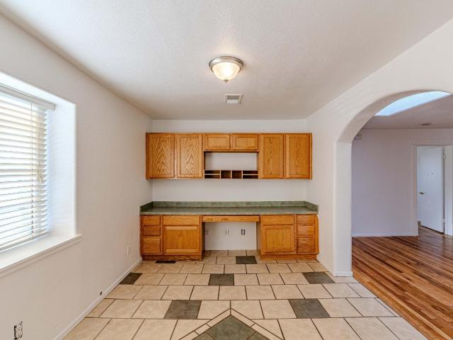 609 Candelaria Road NW