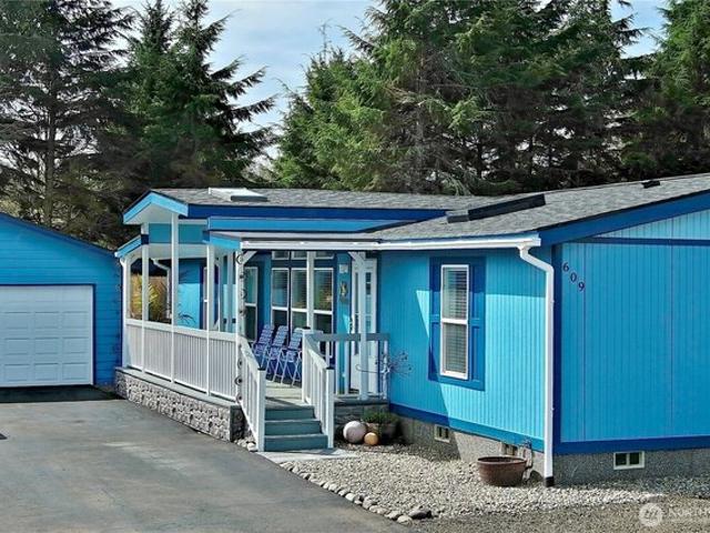 609 Chenois Ave NE, Ocean Shores, WA 98569