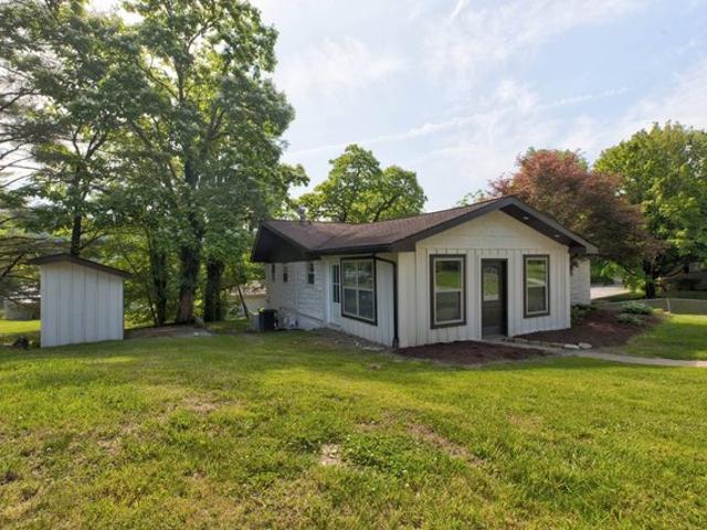 609 Crestview Ln, Morehead, KY 40351