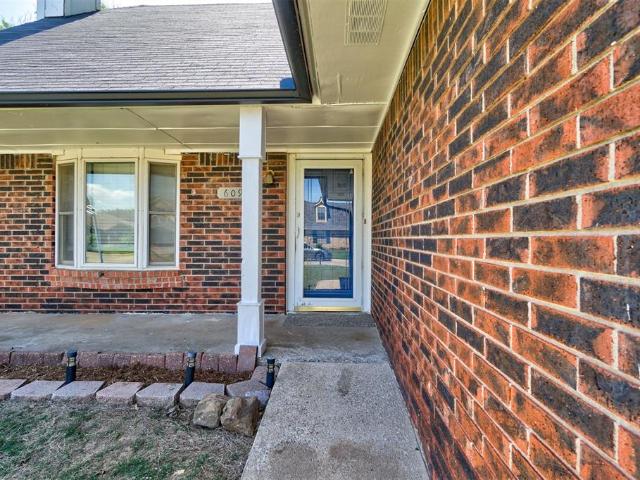 609 Crown Drive