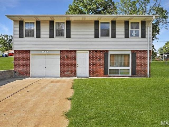 609 Auber Dr, Manchester, MO 63011