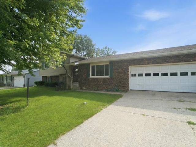 609 Black Oak Dr, Trail Creek, IN 46360
