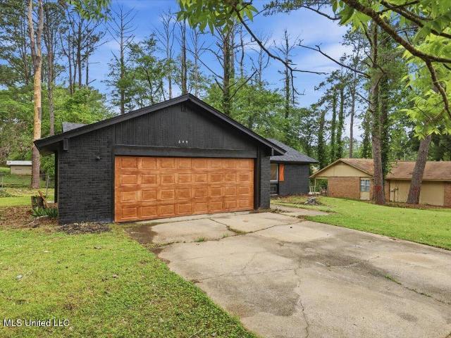 609 Briarcliff Circle