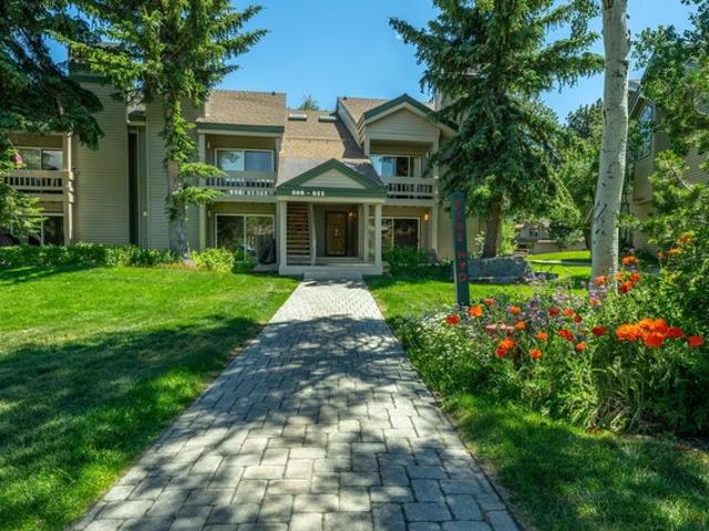 609 Golden Creek Rd, Mammoth Lakes, CA 93546