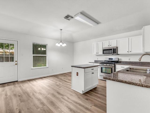 609 Golden Gate Dr
