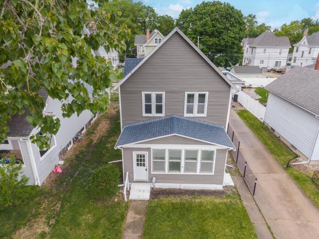 609 E Water Street